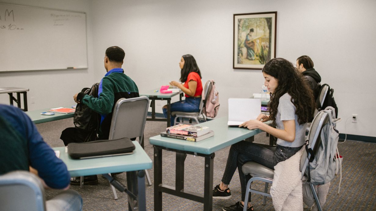 What Classes Are Required in College? A Complete Guide