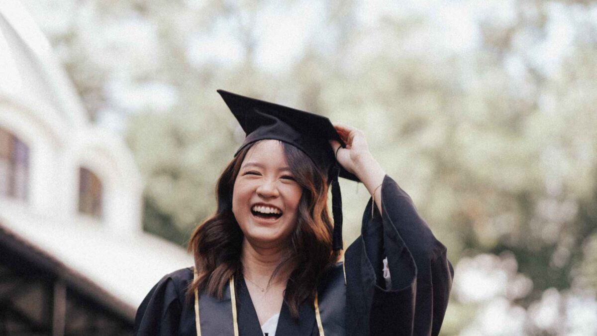 What Age Do You Graduate College?